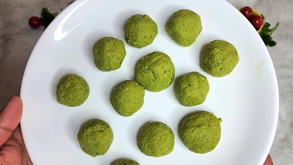 Falafel with Hummus & Tahini Sauce - Kannan's Kitchen
